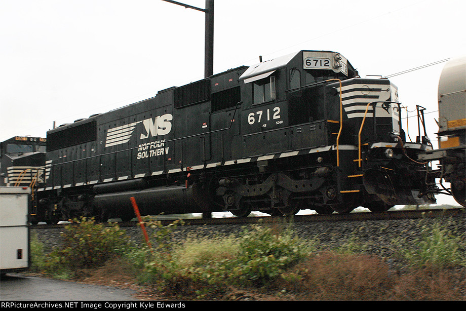 NS SD60 #6712 on 17G